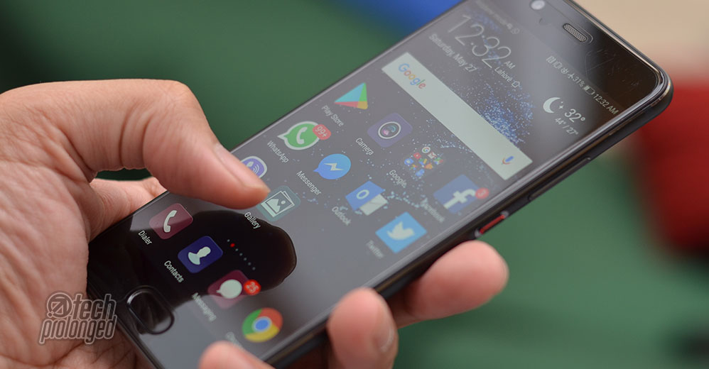 huawei-p10-review-hands-on-display-inuse